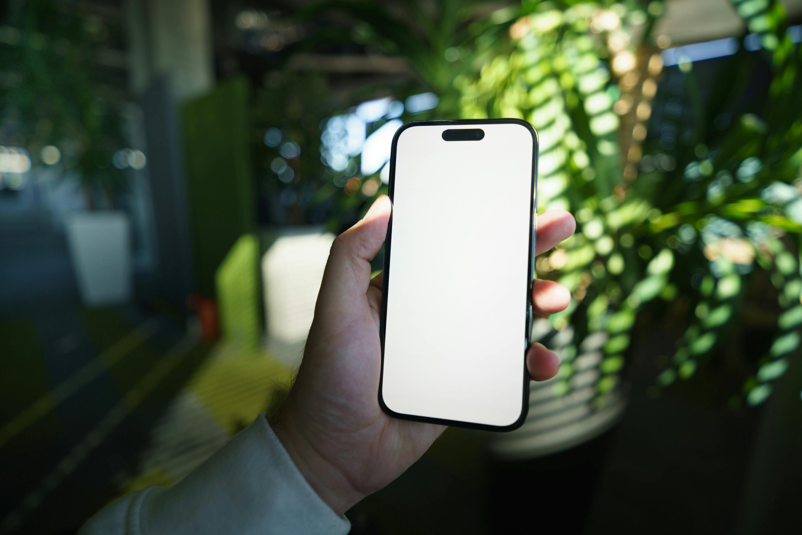 Kein Verlass auf «lebenslangen Rabatt» bei Handy-Abos - Radio Basilisk