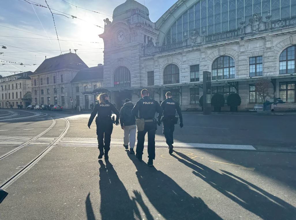 Schwerpunktaktion der Polizei am Bahnhof SBB - Radio Basilisk